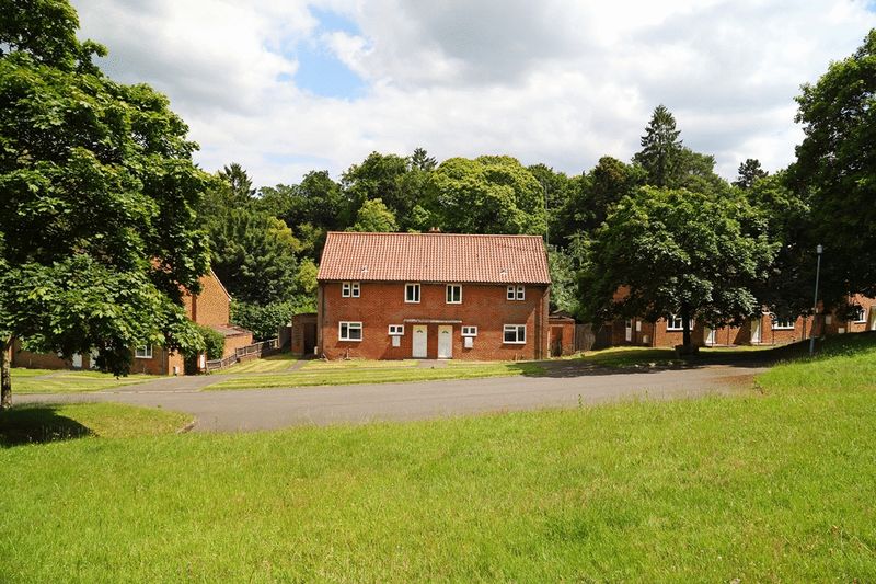 HEADLEY COURT | Patrick Gardner