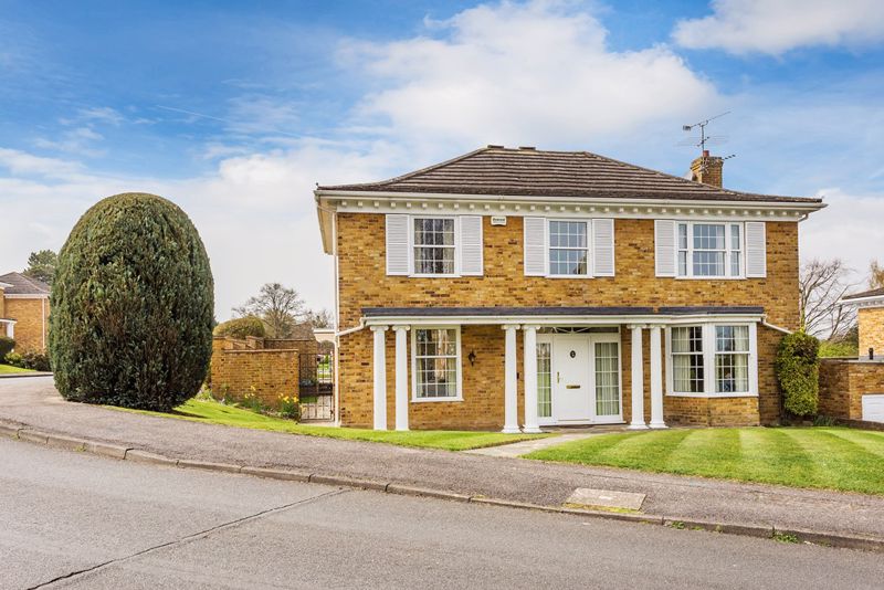 FETCHAM KT22 | Patrick Gardner