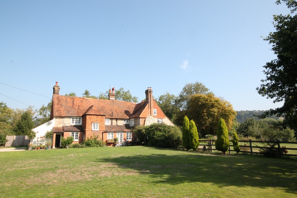 BUCKLAND RH3 | Patrick Gardner