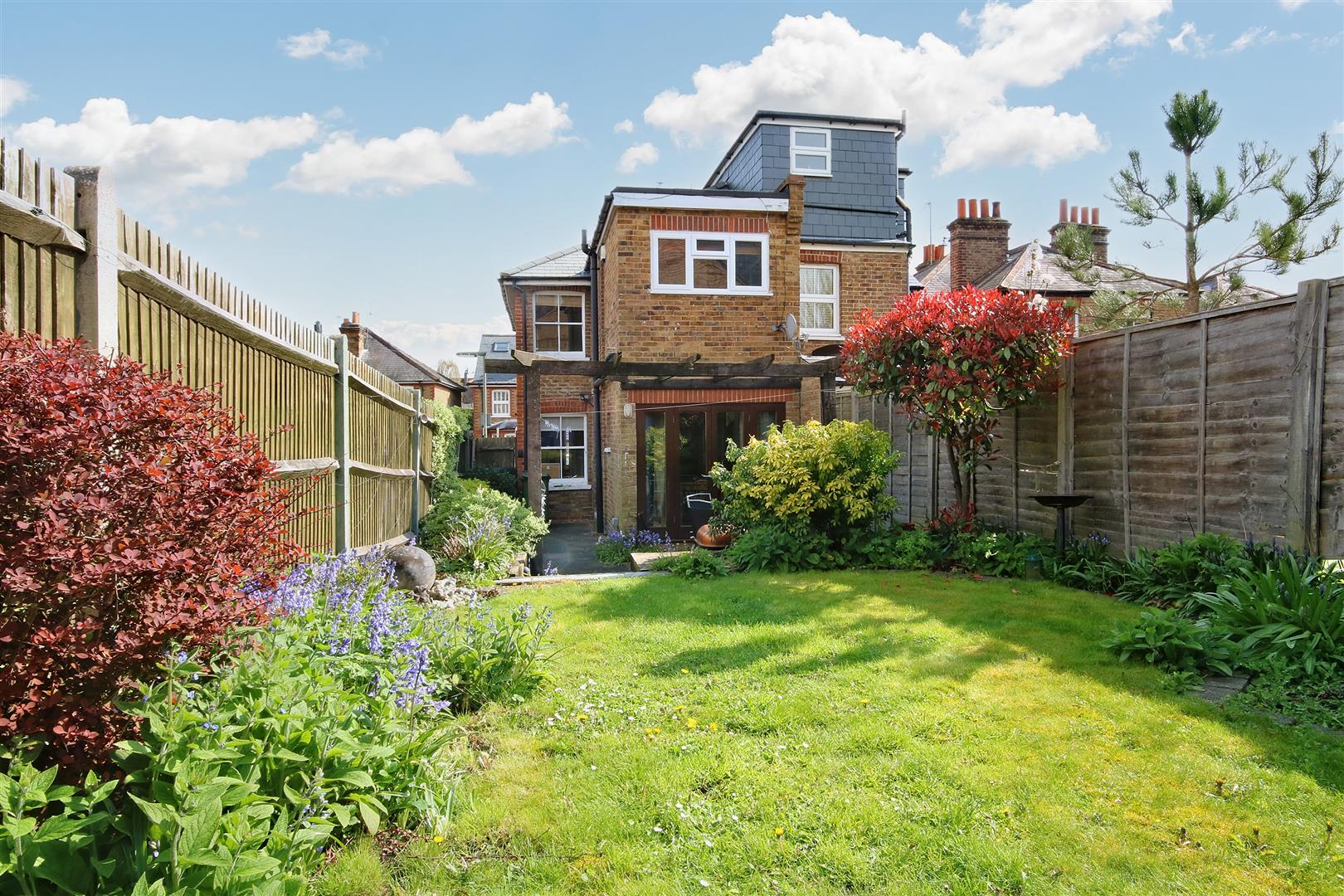 GROVE ROAD, ASHTEAD, KT21 | Patrick Gardner