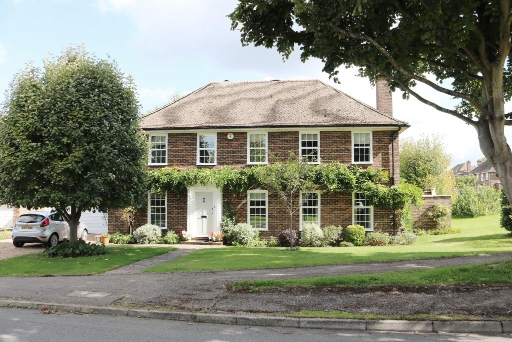 BADINGHAM DRIVE, FETCHAM, KT22 | Patrick Gardner