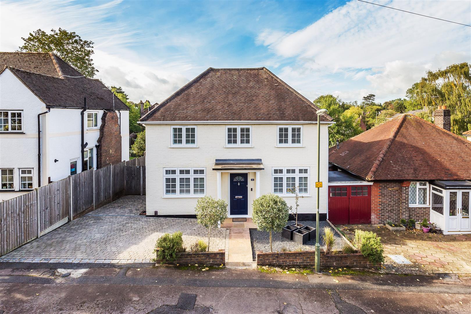 KINGSTON AVENUE, LEATHERHEAD KT22 | Patrick Gardner