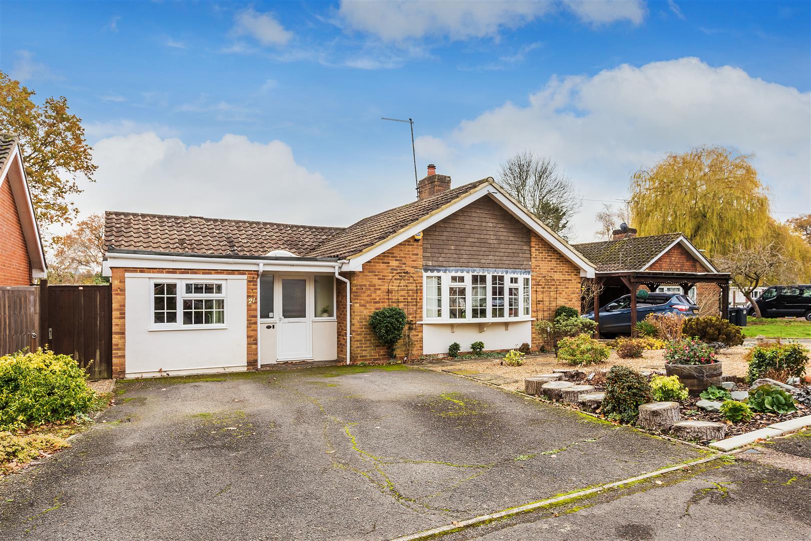 BUSHY ROAD, FETCHAM KT22 | Patrick Gardner