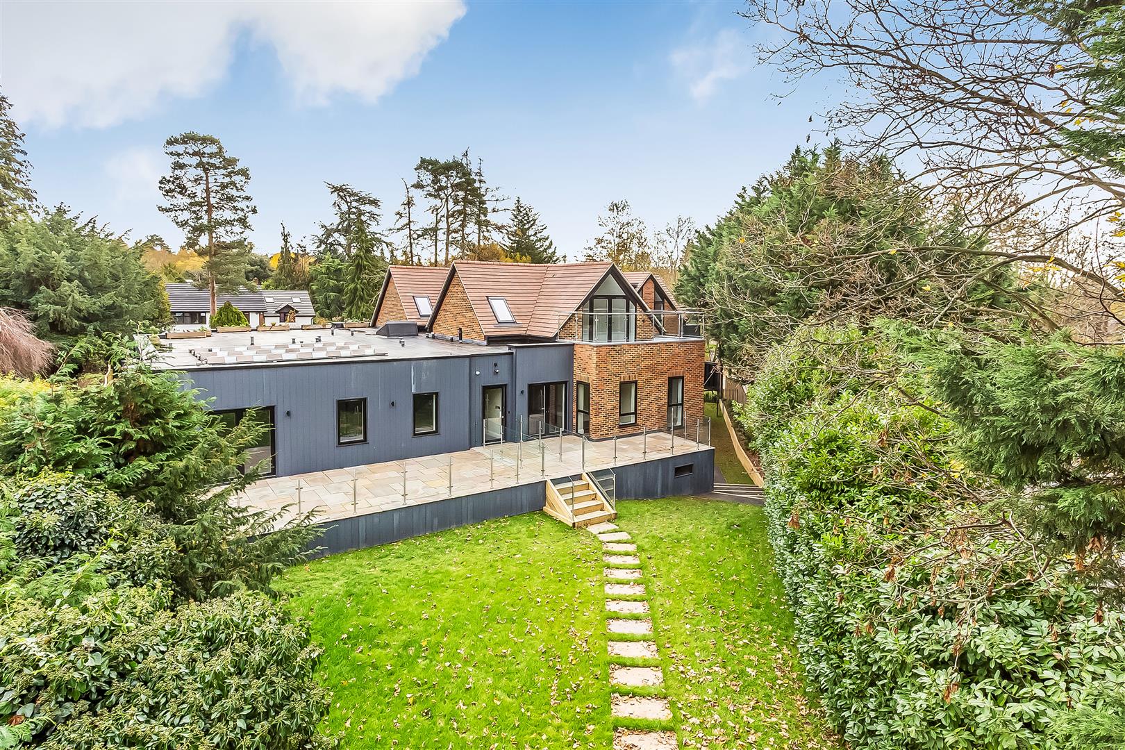 ASHTEAD KT21 | Patrick Gardner