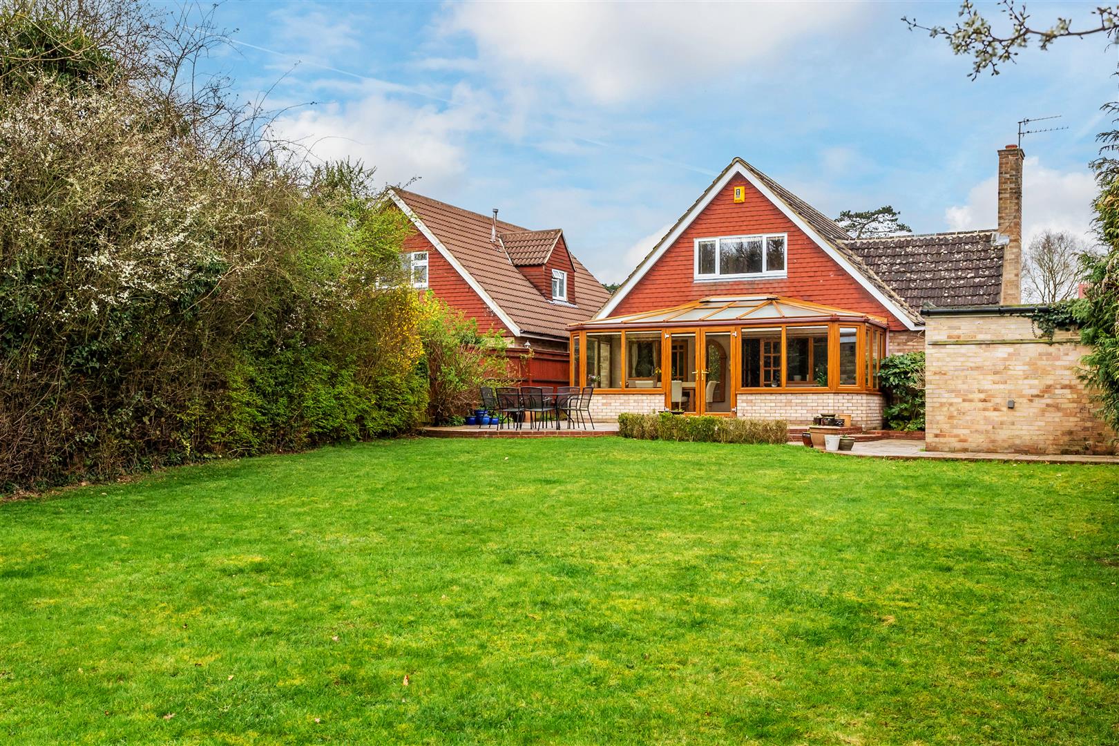 LINKS CLOSE, ASHTEAD, KT21 | Patrick Gardner