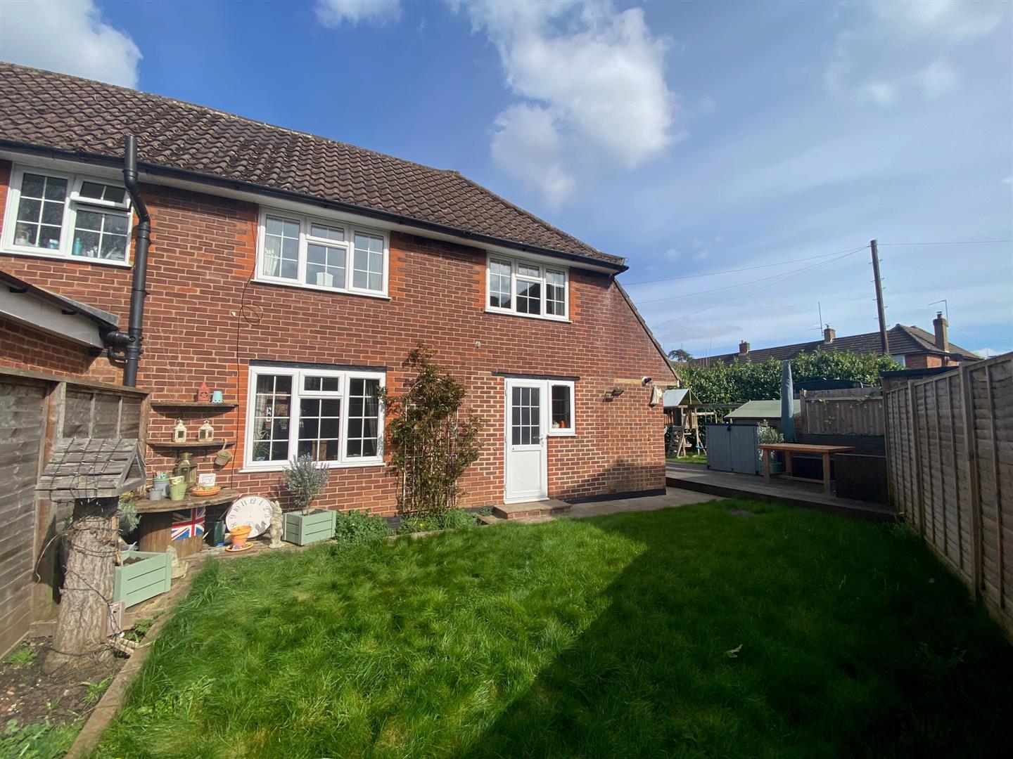 BRODERICK GROVE, GREAT BOOKHAM, KT23 | Patrick Gardner