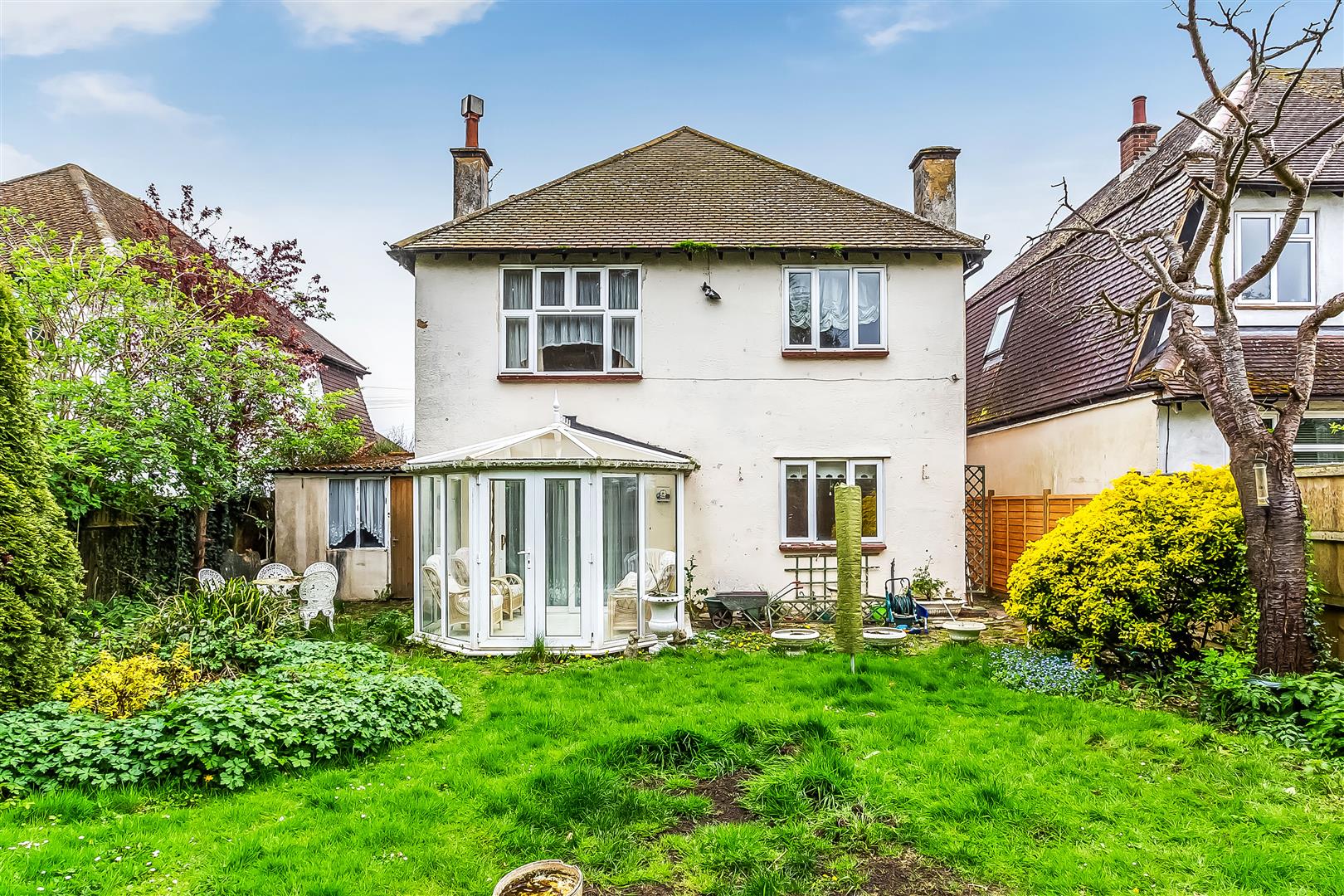 PINE HILL, EPSOM, KT18 | Patrick Gardner