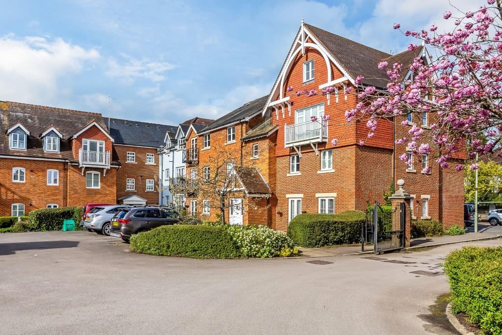 TOWNFIELD COURT, DORKING RH4 | Patrick Gardner
