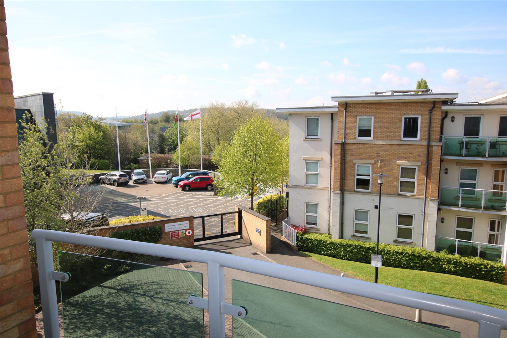 HIGHBURY DRIVE, LEATHERHEAD, KT22 | Patrick Gardner