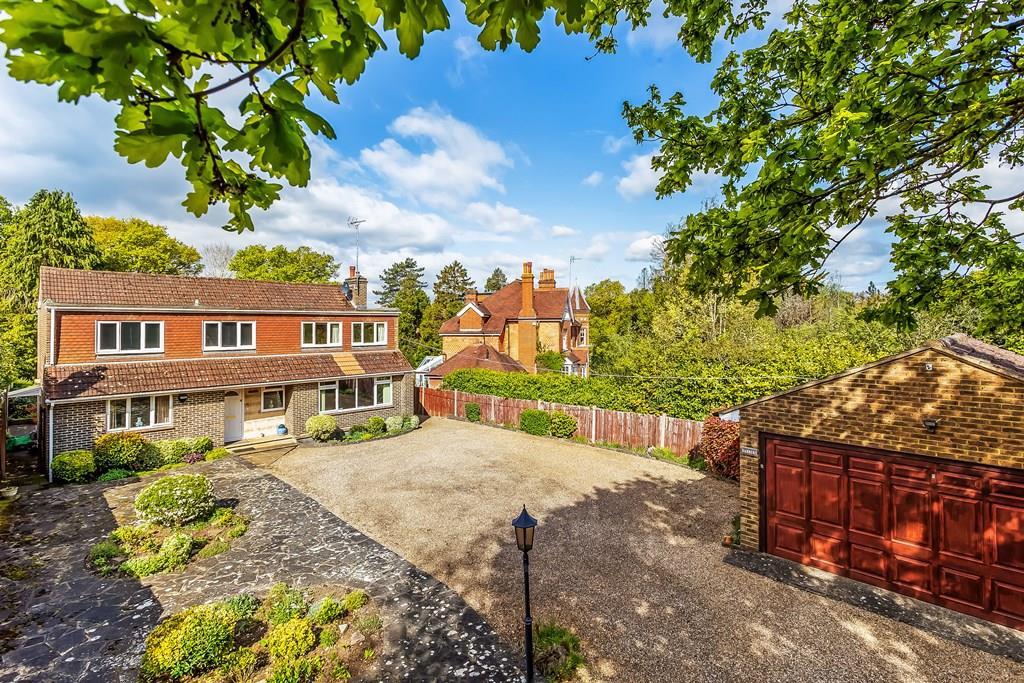 OXSHOTT ROAD, LEATHERHEAD, KT22 | Patrick Gardner