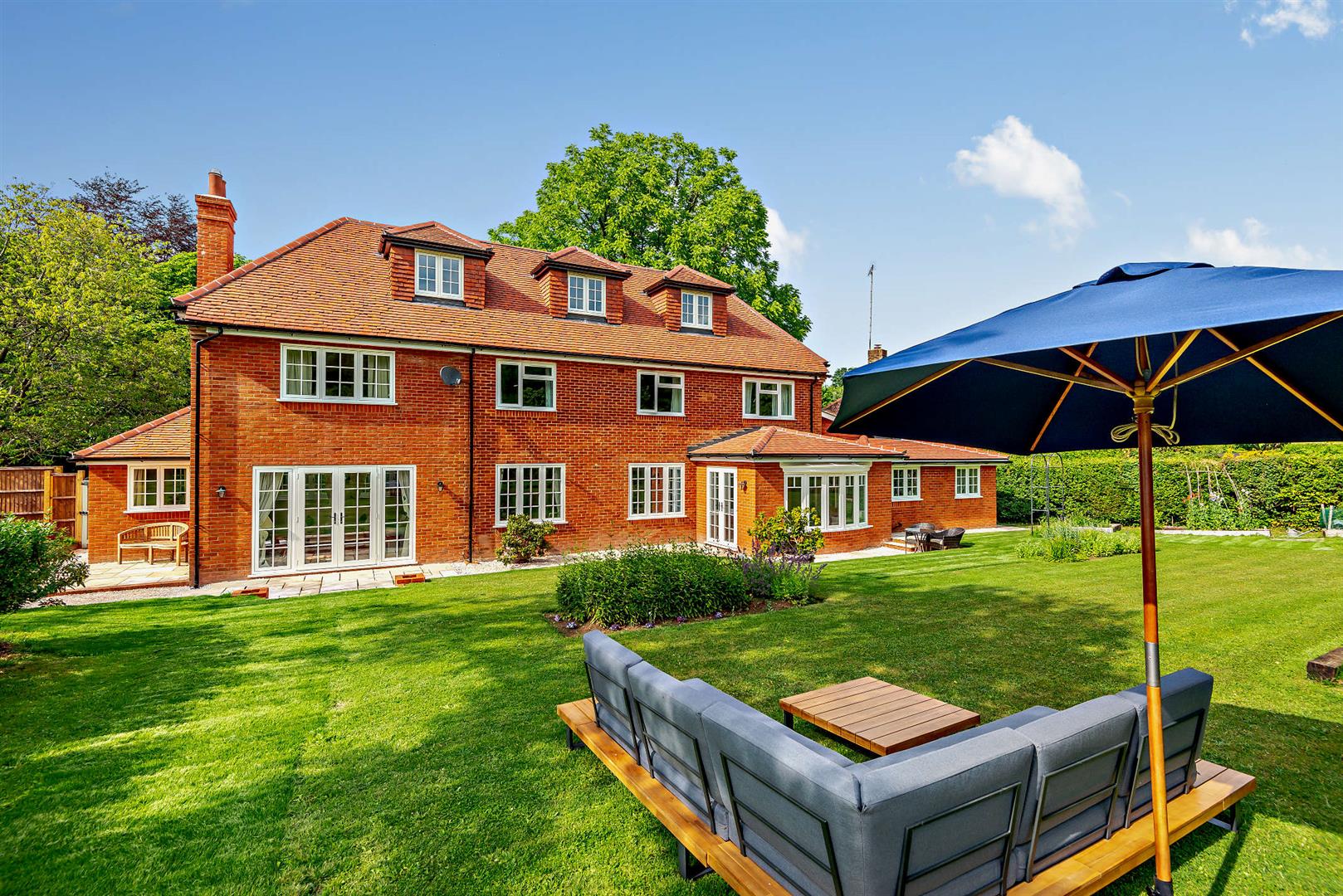 CUNLIFFE CLOSE, HEADLEY, KT18 | Patrick Gardner