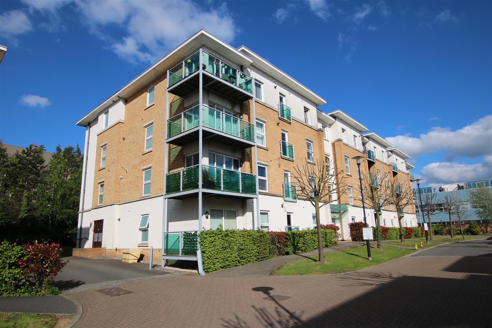 HIGHBURY DRIVE, LEATHERHEAD, KT22 | Patrick Gardner