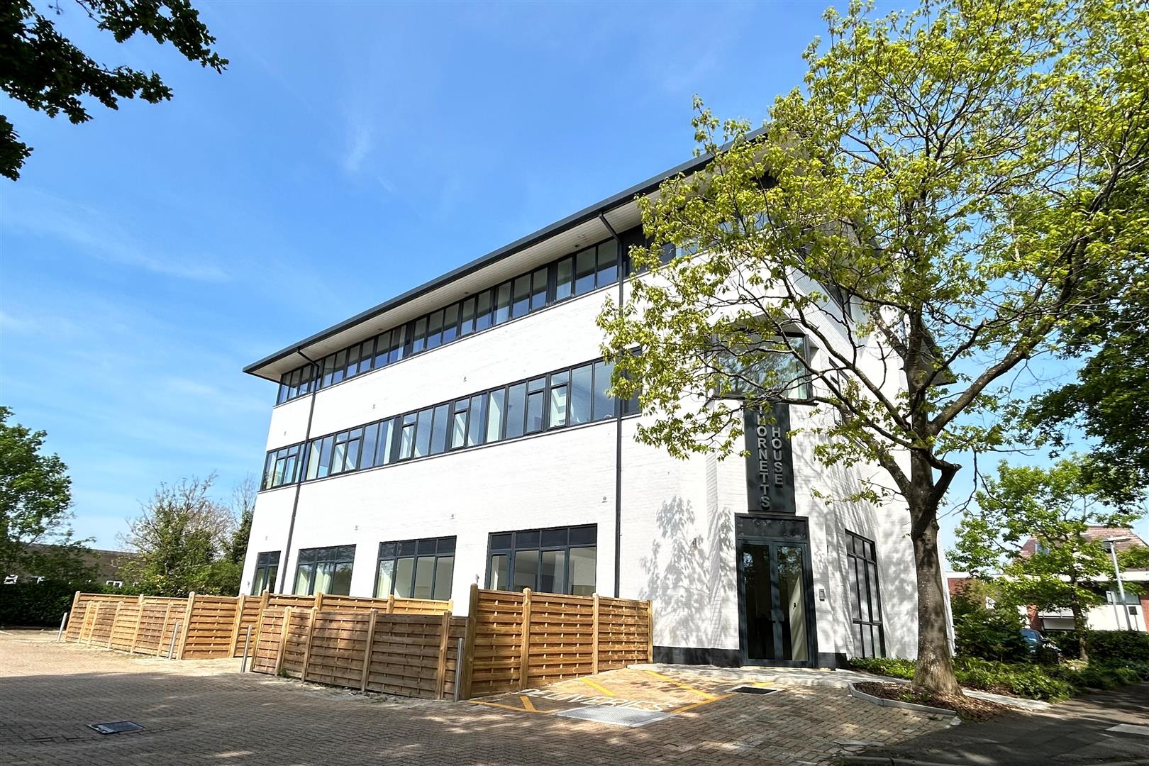 THORNETTS HOUSE, LEATHERHEAD, KT22 | Patrick Gardner