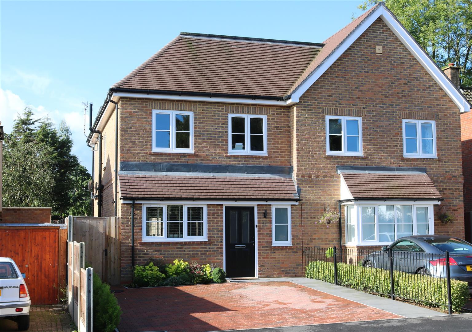 MOLE ROAD, FETCHAM, KT22 | Patrick Gardner