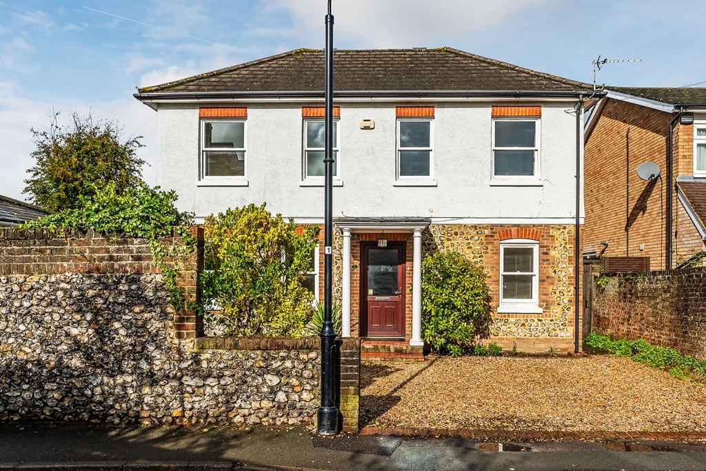 POPLAR ROAD, LEATHERHEAD KT22 | Patrick Gardner