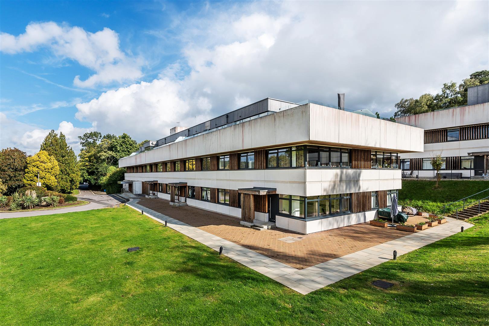 DEEPDENE AVENUE, DORKING RH5 | Patrick Gardner