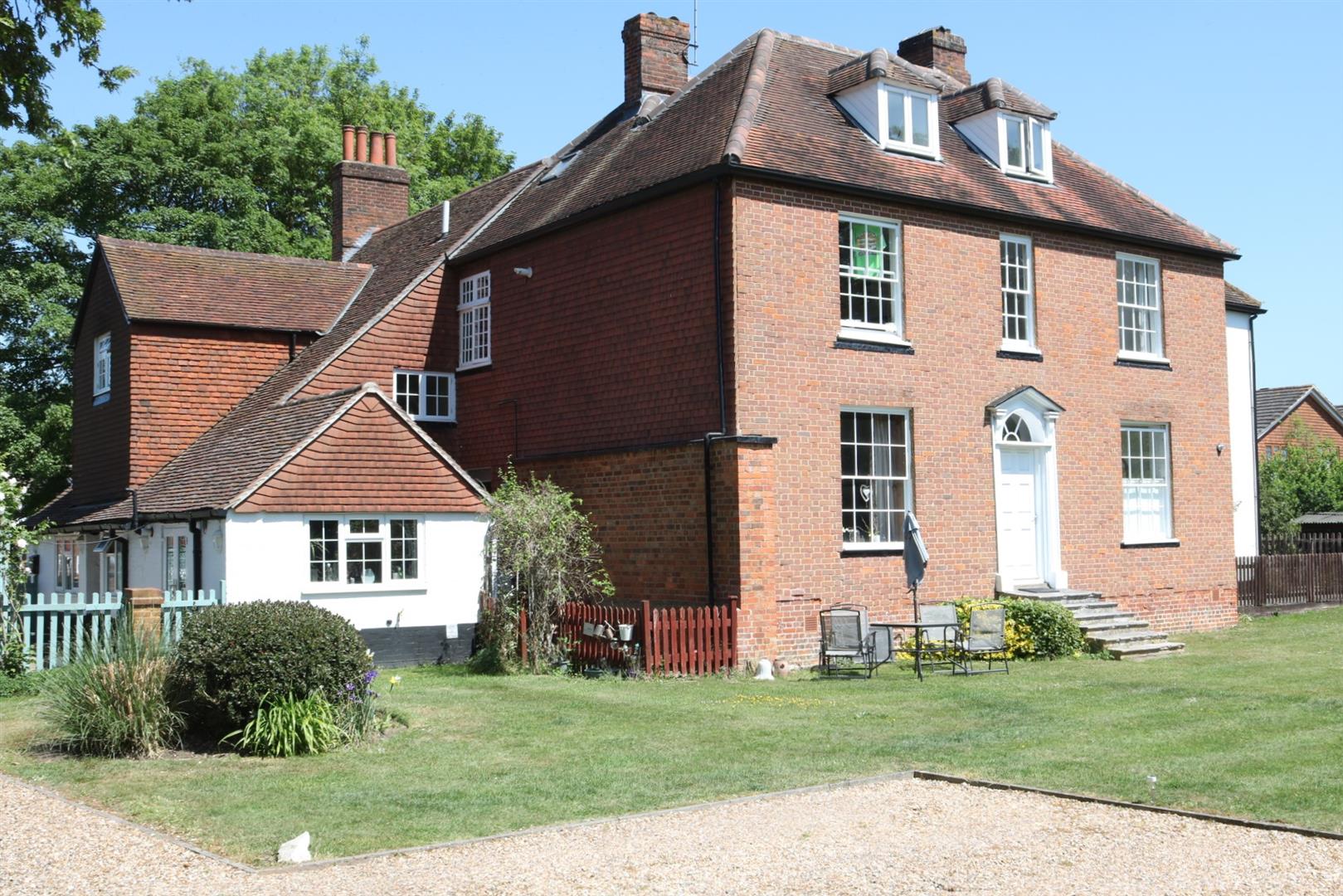 CANNON GROVE, FETCHAM, KT22 | Patrick Gardner