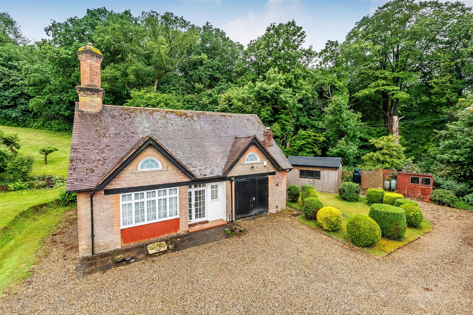 CLAY LANE, HEADLEY, KT18 | Patrick Gardner