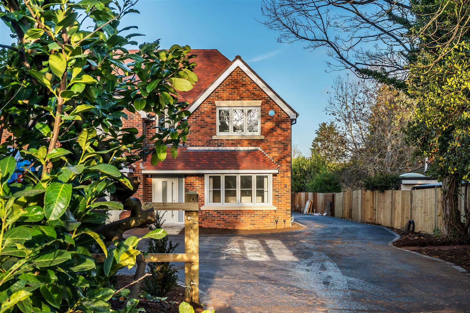 LOWER ROAD, BOOKHAM KT23 | Patrick Gardner